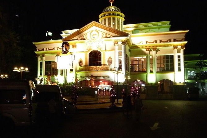 Tiffany's Cabaret Show - What to Expect During Your Visit