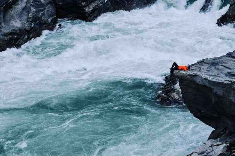 Tiger Leaping Gorge Trekking in the Canyon - Introduction