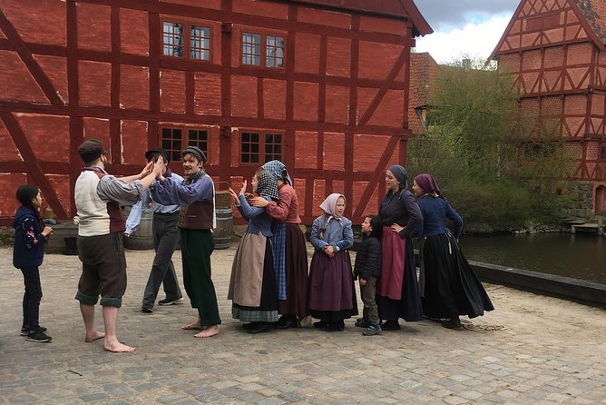 Time Travel in Aarhus - Flexible Agenda and Customizable Experience