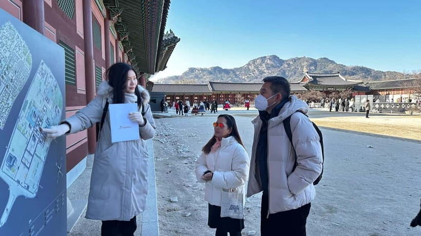 Time Travel in Seoul: Gyeongbokgung, Folk Museum & Bukchon - Practical Tips