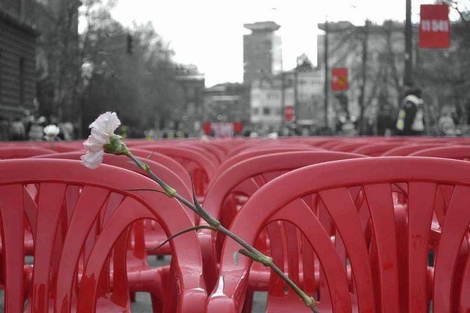 Times of Misfortune - Life Under Siege and the Tunnel of Hope - Witnessing the Siege Through Film