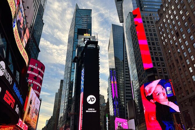 Times Square Grand Central Rockefeller Tour - Who Should Consider This Tour?
