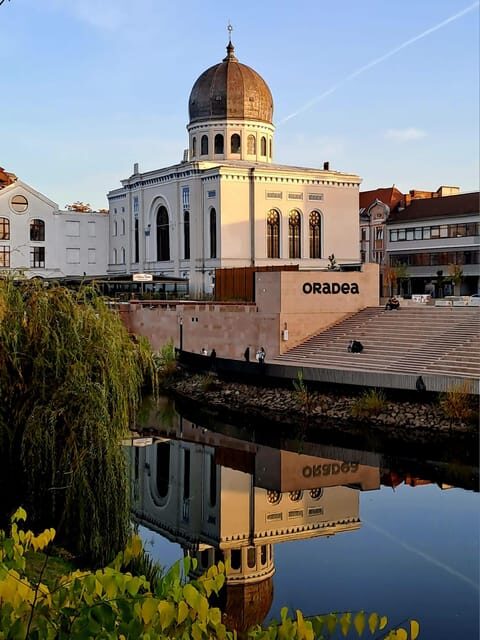 Timisoara: Oradea and Arad Downtown Dream Tour - From Arad to Oradea: Comfort and Convenience
