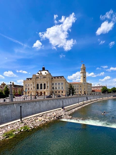 Timisoara: Oradea and Arad Downtown Dream Tour - Architectural Highlights: A Feast for the Eyes