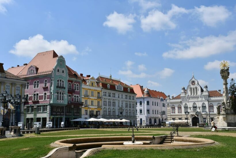 Timisoara: Private Walking Tour with a Local Guide - Detailed Breakdown of the Itinerary