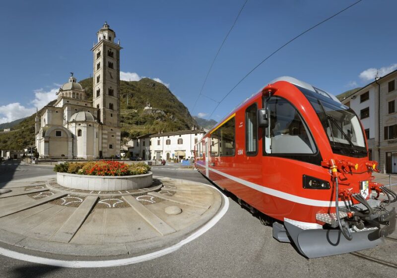 Tirano: Bernina Red Train and Cablecar to Diavolezza Refuge - Discovering Tiranos Renaissance Charm
