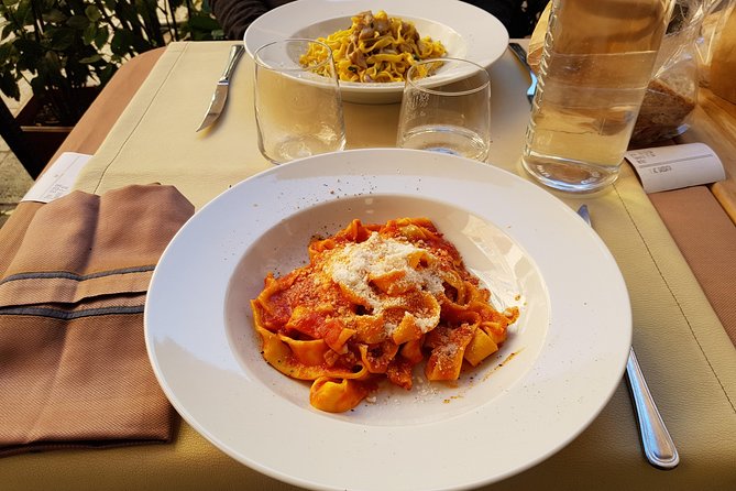 Tivoli Villas Full Day Trip From Rome With Lunch - Exploring Hadrians Villa