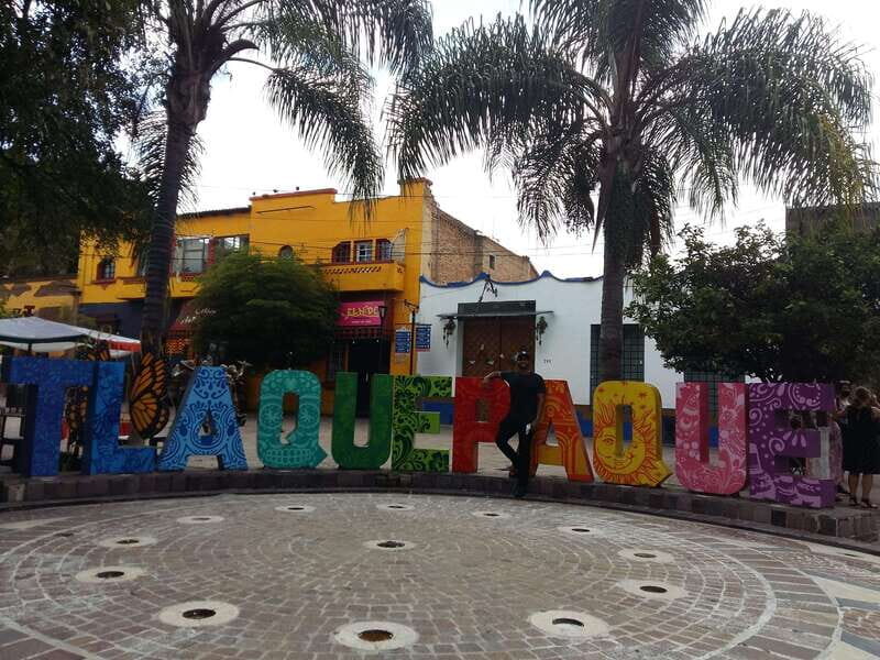 Tlaquepaque Magic Town: Artisans, Traditions, Architecture - Why choose this tour? Key reasons explained