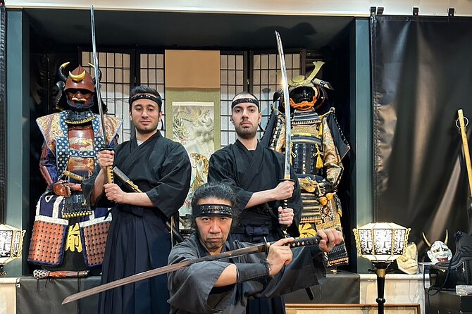 Tokyo: 60-min Samurai & Ninja Hands-on Seminar for History Lovers - Weapons Introduction