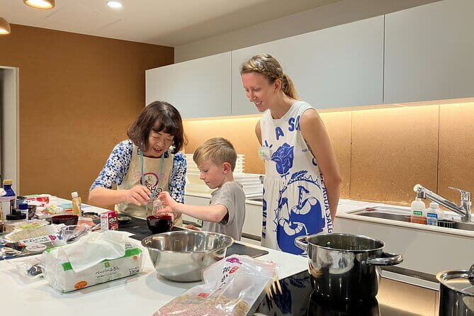 Tokyo 7hr Private Guided Tour & Japanese Homemade Cooking Class - A Deep Dive into the Itinerary