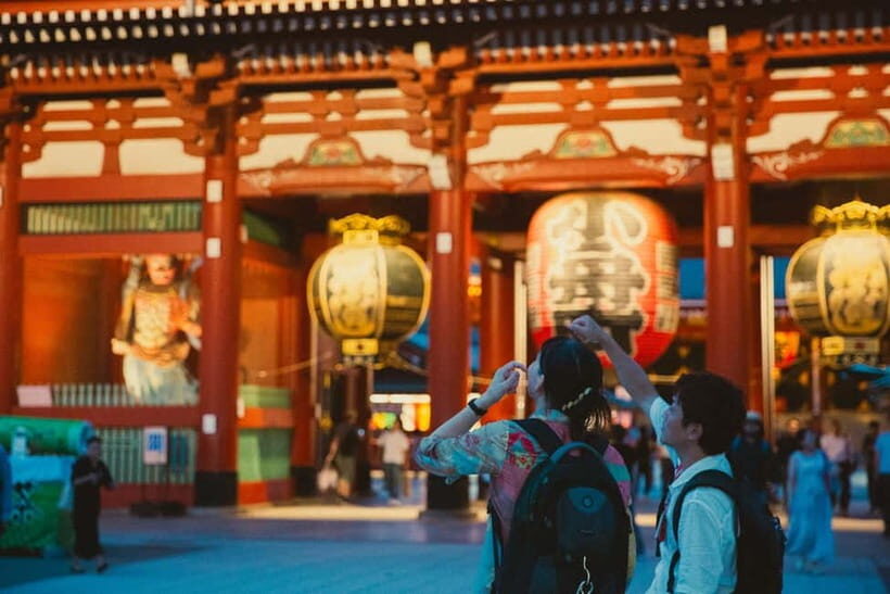 Tokyo: Asakusa Sensoji Night Walk with a Local Brandy - Discovering Asakusa After Dark