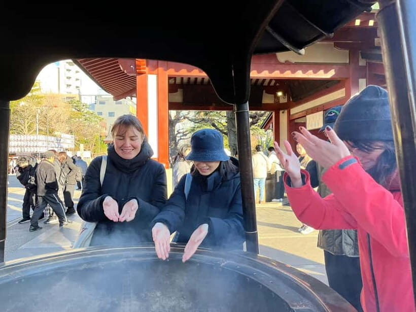 Tokyo : Asakusa Sensoji Temple 1.5-hour guided tour - The Value of Guided Expertise