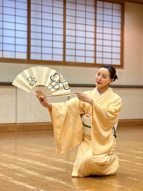 Tokyo: Authentic Japanese Dance Experience by Professionals - Mastering Dance Accessories