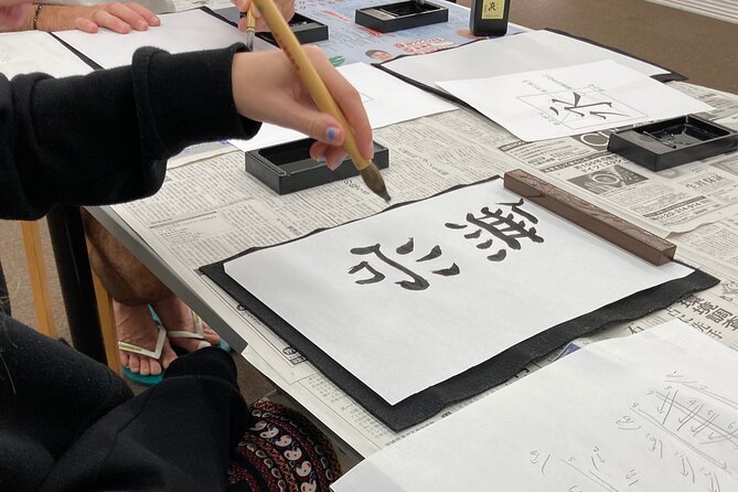 Tokyo: Calligraphy and Kakejiku (Hanging Scroll) Workshop - Calligraphy Experience