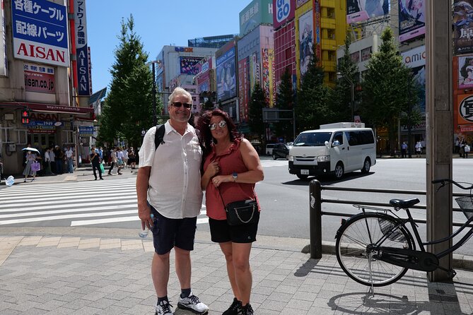 Tokyo Customized Private Walking Tour With Local Guide - Guide Expertise and Insights