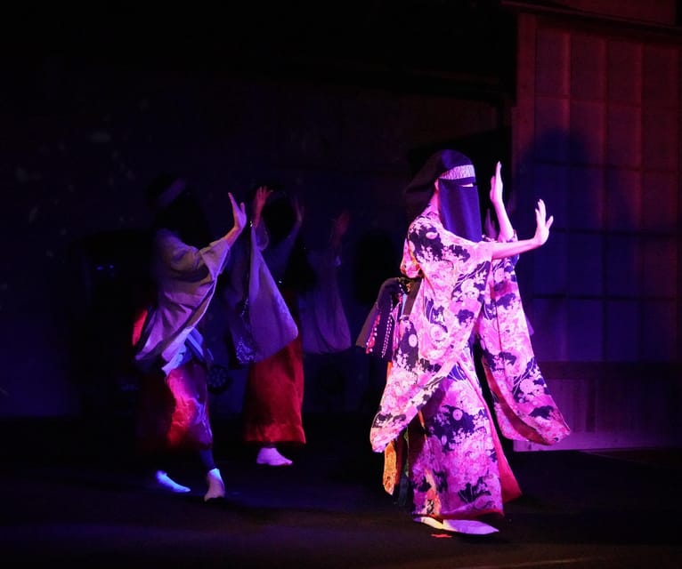 Tokyo: Dinner Cruise With Shamisen & Tokyo Tower Dance Show - Dining and Amenities