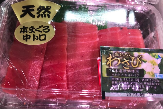 Tokyo Food Adventure: Discover Tsukiji's Culinary Treasures! - Experiencing the Vibrant Atmosphere of Tsukiji
