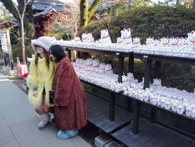 Tokyo: Gotokuji Temple Guided Tour with Manekineko Statues - Why This Tour Works