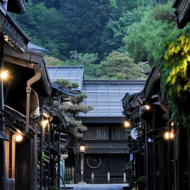 Tokyo: Hida Takayama & Shirakawa-go Day Trip with Guide - Key Points