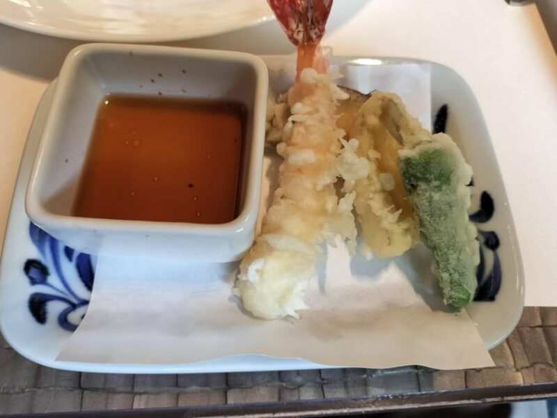 Tokyo: Izakaya Tour in Shinjuku Arakicho With Local Guide - Exploring Retro Neighborhoods