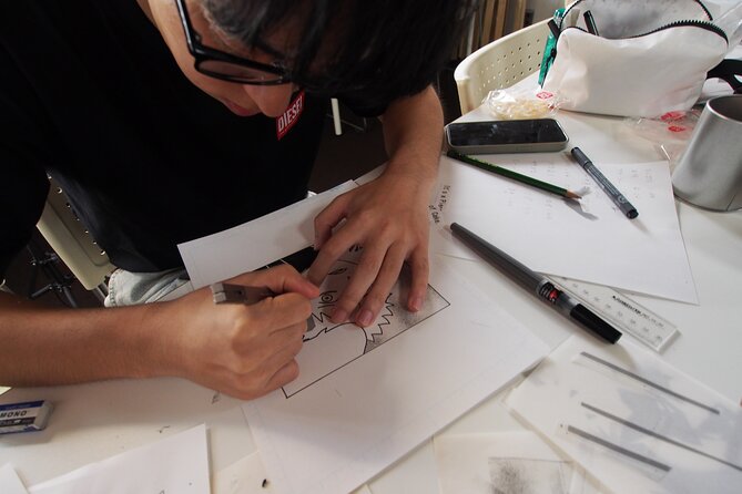 Tokyo Manga Drawing Workshop Guided by Active Pro Manga Artist - Instructors and Expertise