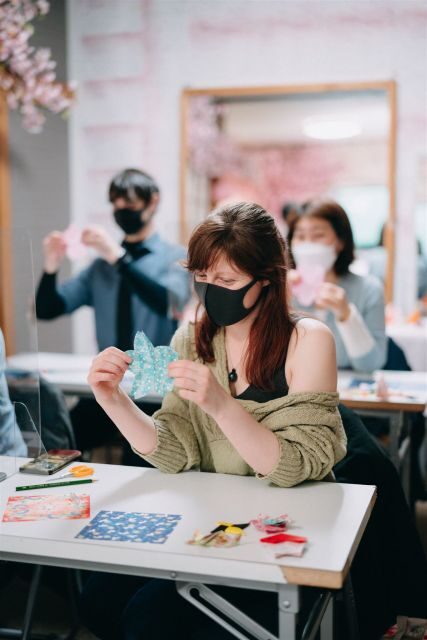 Tokyo: Master the Art of Traditional Origami with a Local - Key Points