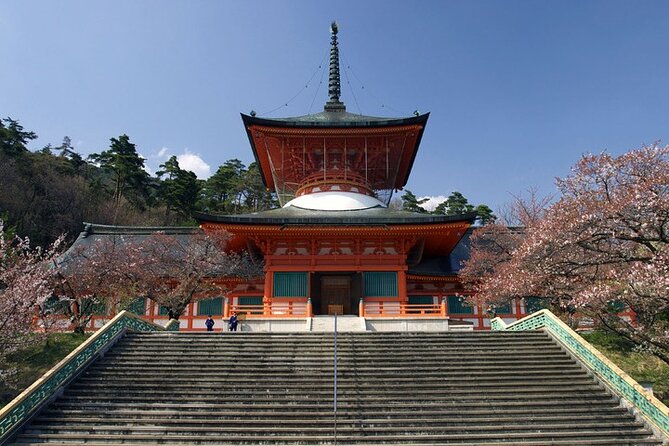 Tokyo Nagano Snow Monkey Park and Zenkoji Temple With Guide - Visiting the Zenkoji Temple