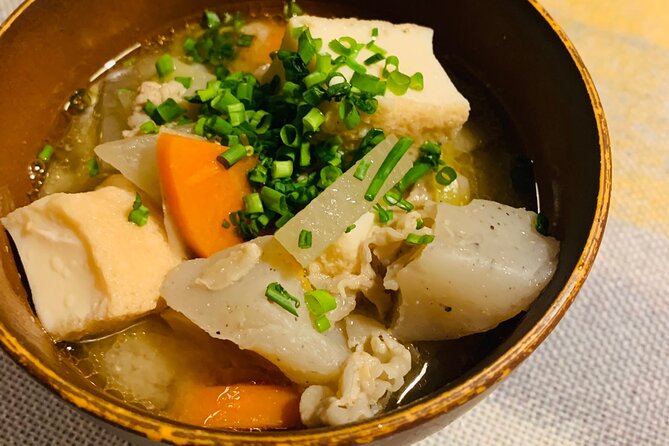 Tokyo Onigiri & Tonjiru Leaning Experience+ Grocery Store Tour - Included Amenities