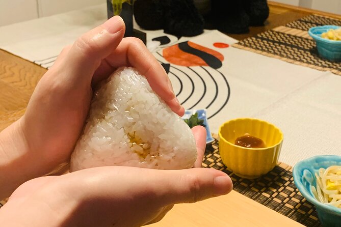 Tokyo Onigiri & Tonjiru Leaning Experience+ Grocery Store Tour - Health and Accessibility Considerations