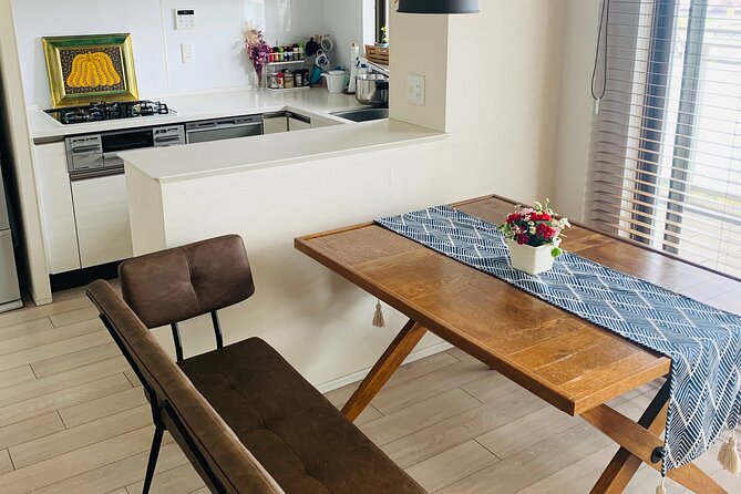 Tokyo Onigiri & Tonjiru Leaning Experience+ Grocery Store Tour - Exploring the Grocery Store