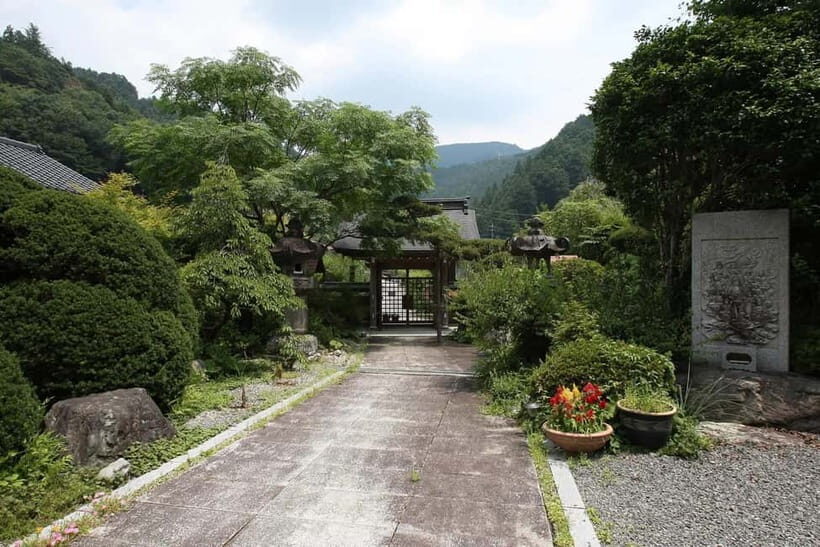 Tokyo: Overnight Temple Stay & Authentic Zazen Experience - Daily Routine and Activities