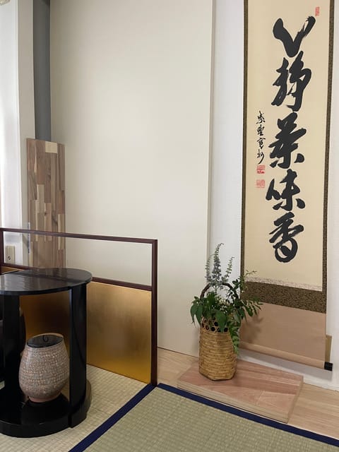 Tokyo: Private Guided Tour With Optional Night/Bar Hop Tour - Experience the Vibrant Nightlife (Optional)