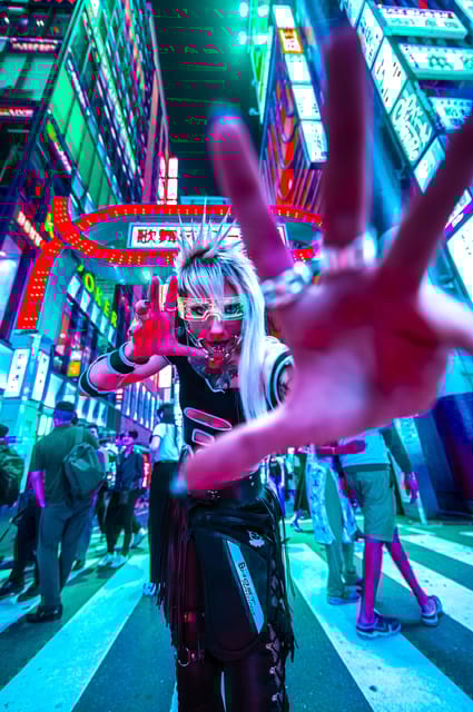 Tokyo Private Photo Tour With Nightstreet Neon Photographer - Customization and Experience