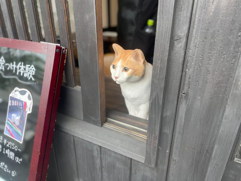 Tokyo: Private Tour of Beckoning Cat Painting at Yanaka - Cultural Experience
