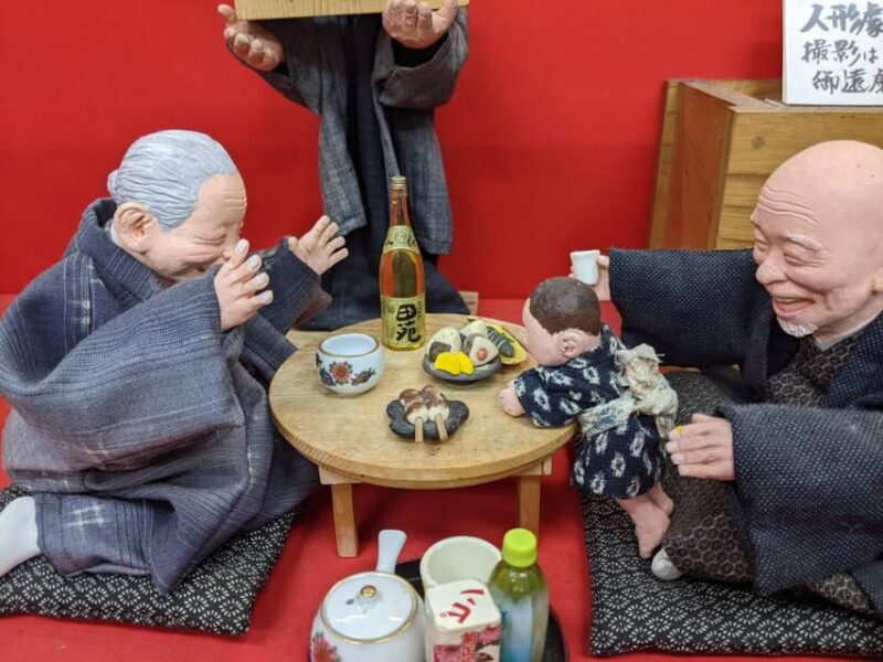Tokyo: Private Tour of Beckoning Cat Painting at Yanaka - Itinerary Highlights