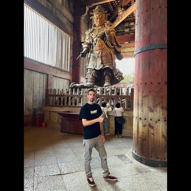 TOKYO Private Visit Guide Speaking French - About the Guide