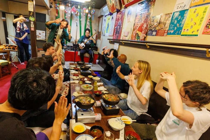 Tokyo: Quaint restaurant with Dining and cultural experience - Dressing Up: Kimono and Traditional Attire