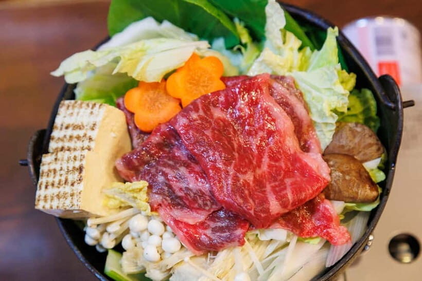 Tokyo: Quaint restaurant with Dining and cultural experience - Authenticity and Unique Value