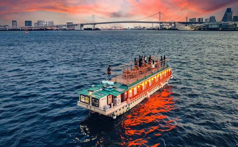 Tokyo : Sakura Dinner Cruise with Show, Sukiyaki & Drinks - Key Points