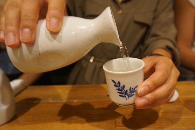 Tokyo: Shinjuku Hidden Japanese Bar Tour (Neon Light City) - Key Points