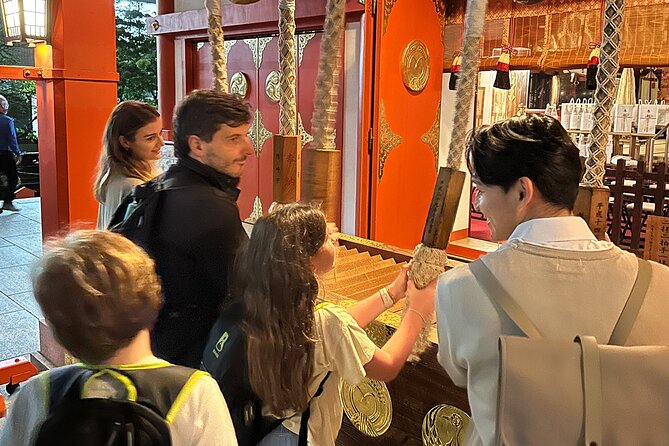 Tokyo: Shinjuku Night Walking Tour & Japan's Crazy Culture - Highlights of the Night Walking Tour