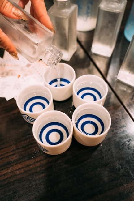 Tokyo: Shinjuku Pub Crawl and Bar Tour with Food and Drinks - What to Expect: The Experience in Detail
