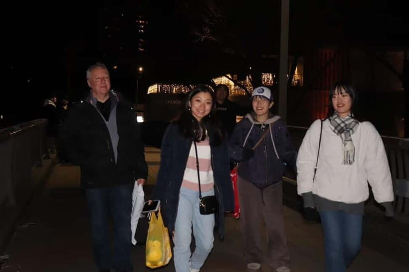 Tokyo: Shinjuku tour with university students in Tokyo - An In-Depth Look at the Shinjuku Tour Experience