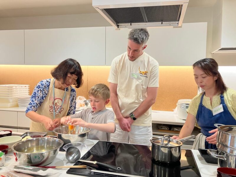 Tokyo: Sushi Roll and Side Dish Cooking Experience - Participant Information