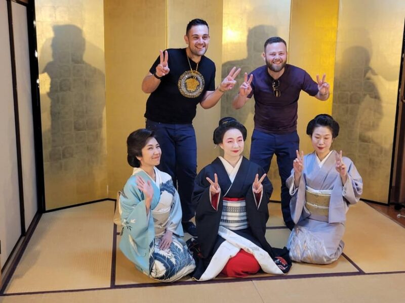 Tokyo: Taste the Downtown Mood and Enjoy Traditional Cuisine - Experiencing Japanese Culture