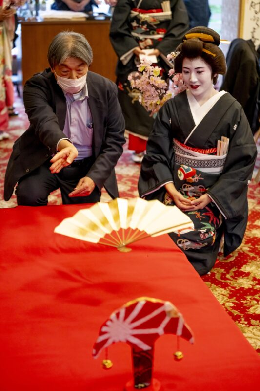 Tokyo: Taste the Downtown Mood and Enjoy Traditional Cuisine - Dining Experience