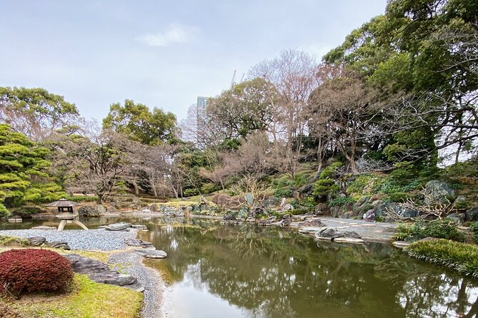 Tokyo, The East Garden of the Imperial Palace 2h Walking Tour - Highlights of the East Garden