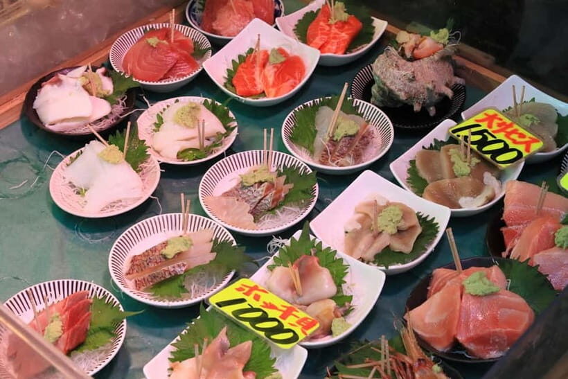 Tokyo : Tsukiji Fish Market Food Walking & Shrine Visit Tour - A Deep Dive into the Tsukiji Fish Market Food Walk & Shrine Visit