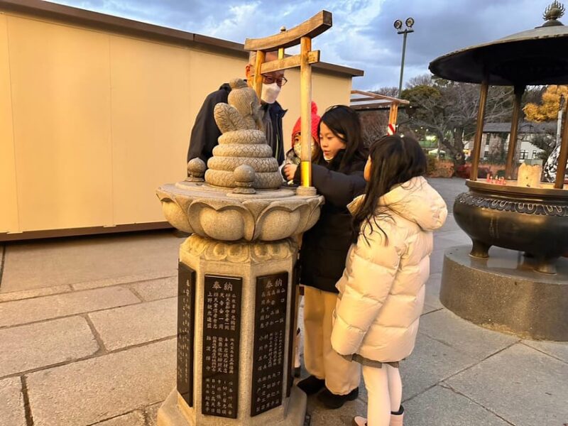 Tokyo: Ueno Neighborhood Food and Market Tour - Sampling Local Cuisine