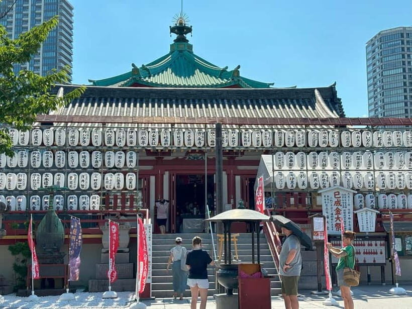 Tokyo: Ueno Park and Ameyoko Street Walking Tour - Authentic Street Food and Shopping Tips